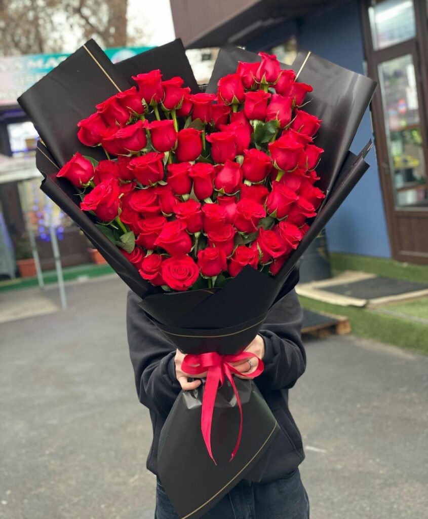 51 Roses Heart-Shaped Bouquet – Cvekara Bloom